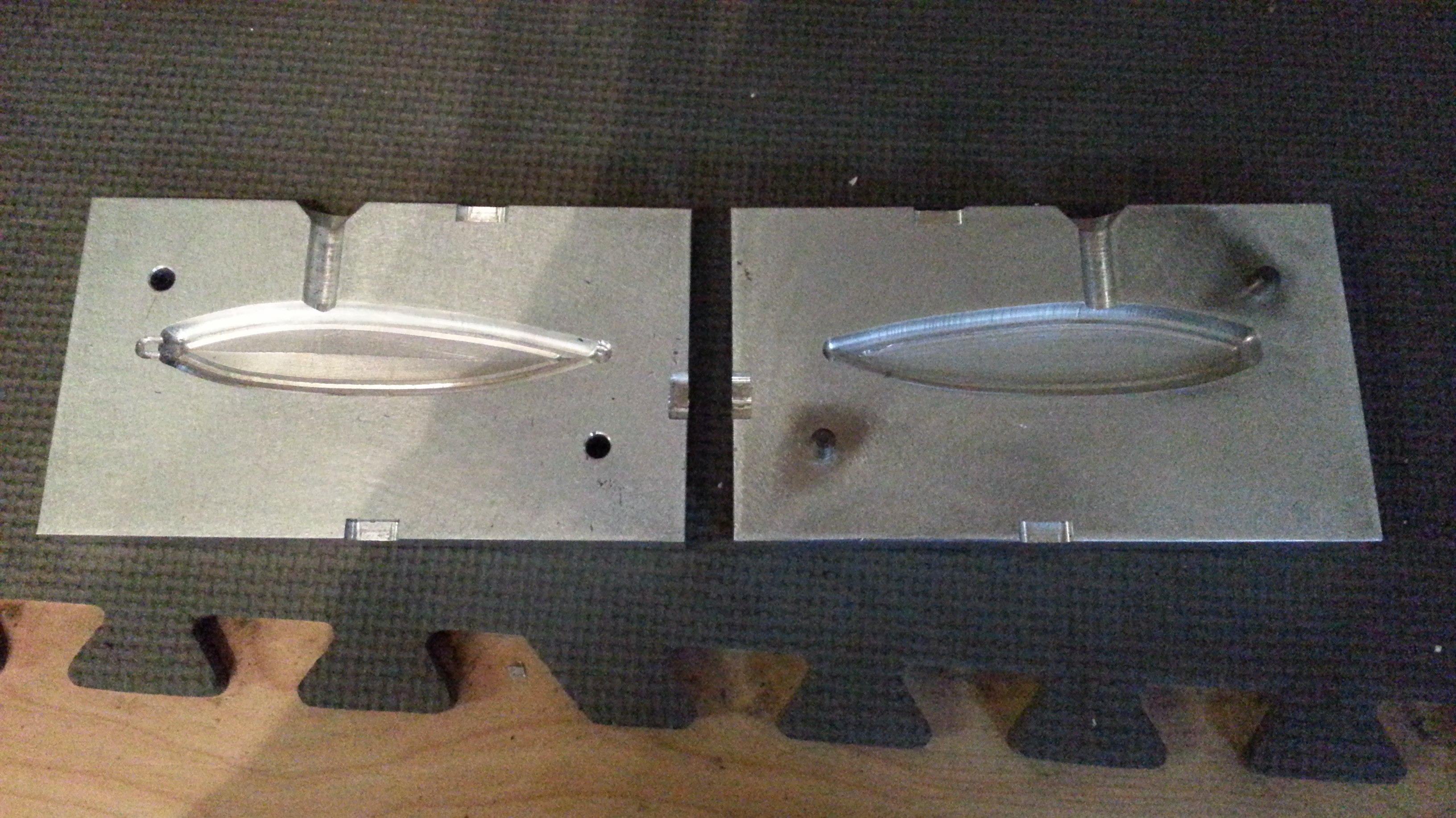 Pictures - custom fishing weight mold